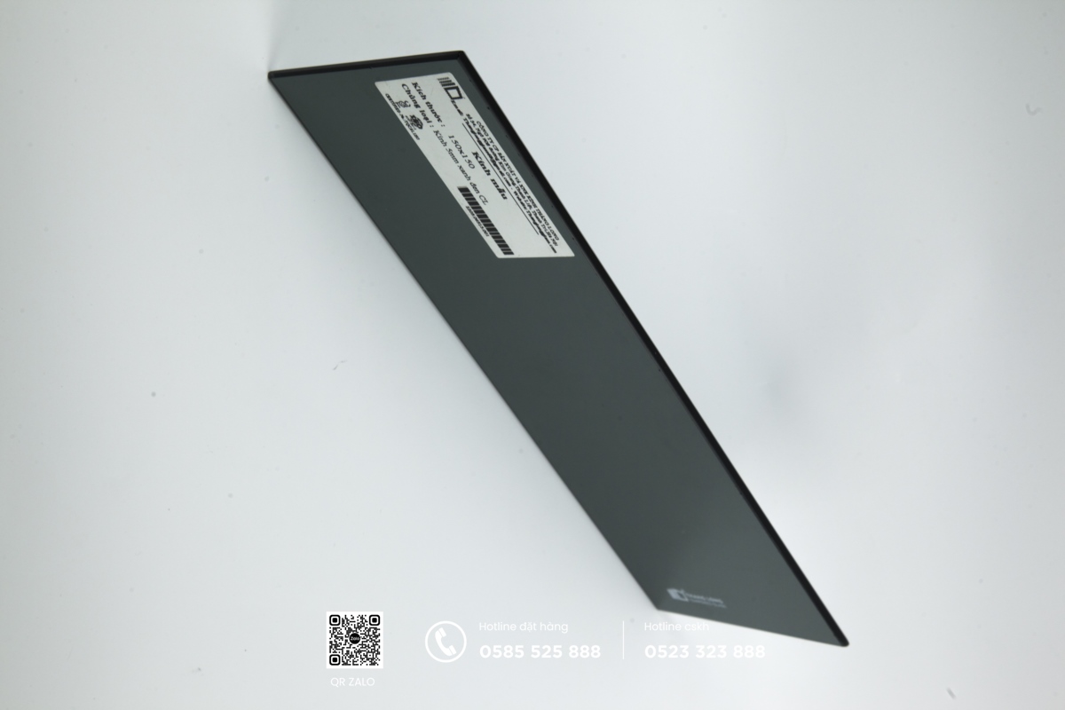 Mẫu kính xanh đen 5mm (5ly) Thăng Long Glass